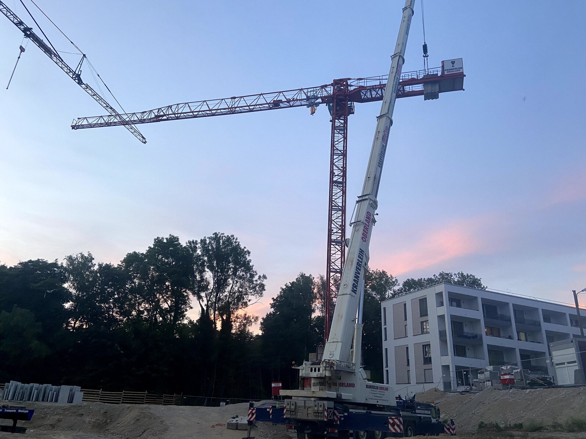 Montage Wilbert WT 150 e.tronic in München Lochhausen – Kranverleih ...